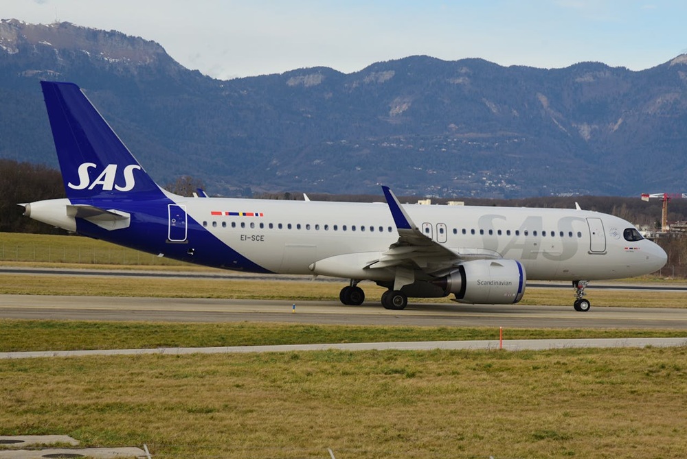 Cheap Scandinavian Airlines First & Business Class Flights to Europe ...